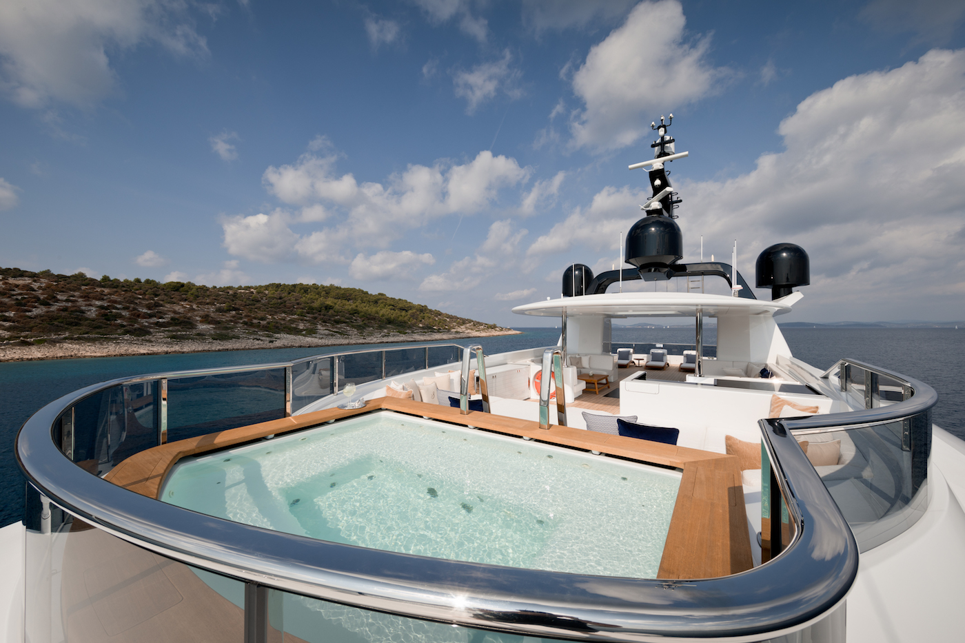 Yacht SAMURAI, Alia Yachts | CHARTERWORLD Luxury Superyacht Charters